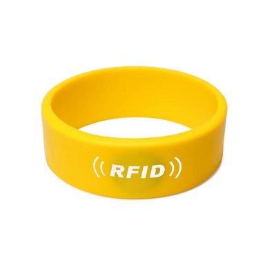                  Silk-Printed Logo 125kHz Tk4100 Smart Chip Round Silicone RFID Wristband for Tracking             